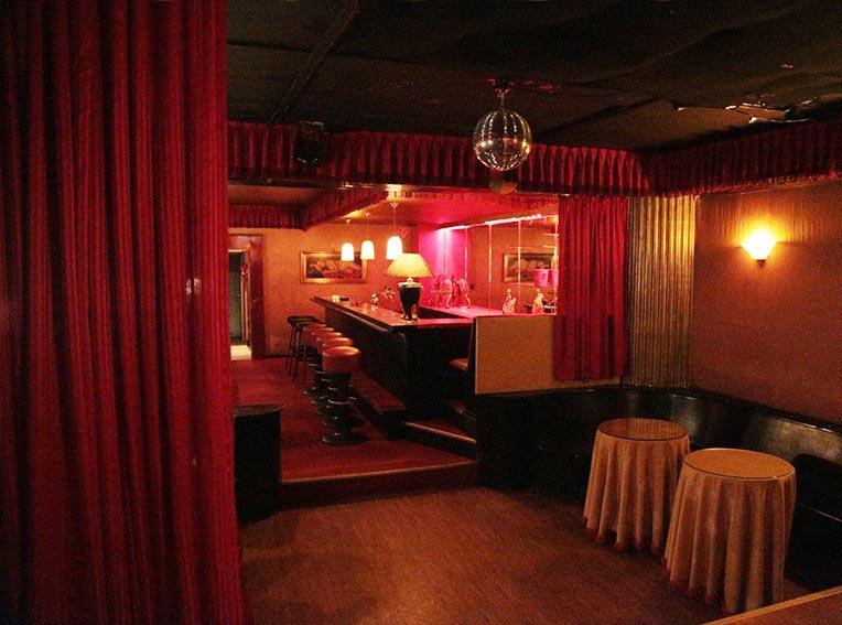 Nostalgische Table-Dance Bar / Kabarett im Zentrum von Köln - Luricky ...